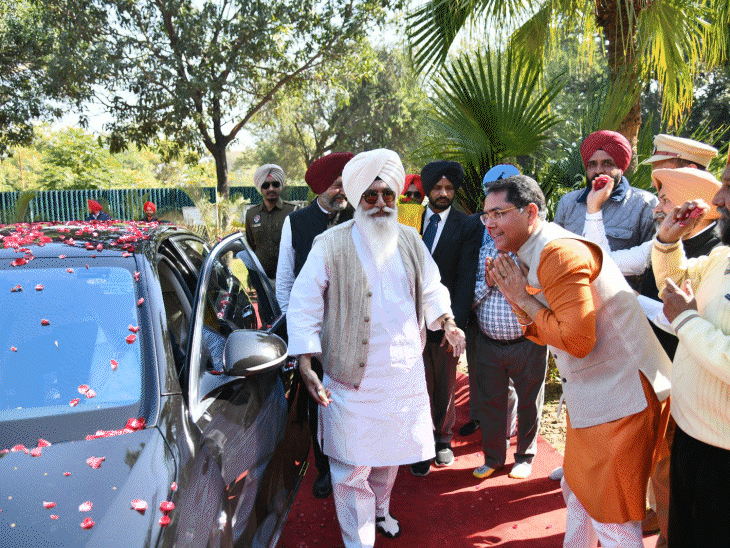 Dera Beas Chief Gurinder Singh Dhillon Reach Aam Aadmi Party Pradhan ...