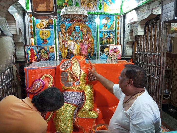 Bajrang Bhakt Mandal decorated the idol of Siddheshwar Hanumanji ...