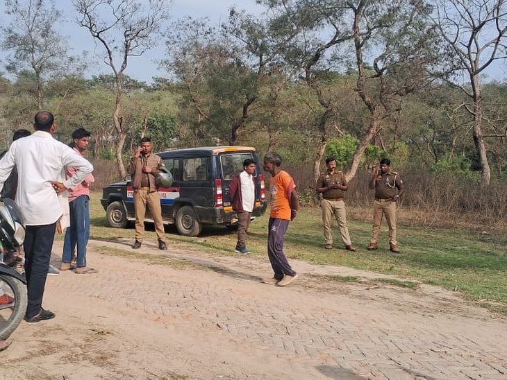 A dead body was found hanging from a noose in the forest in Nighasan ...