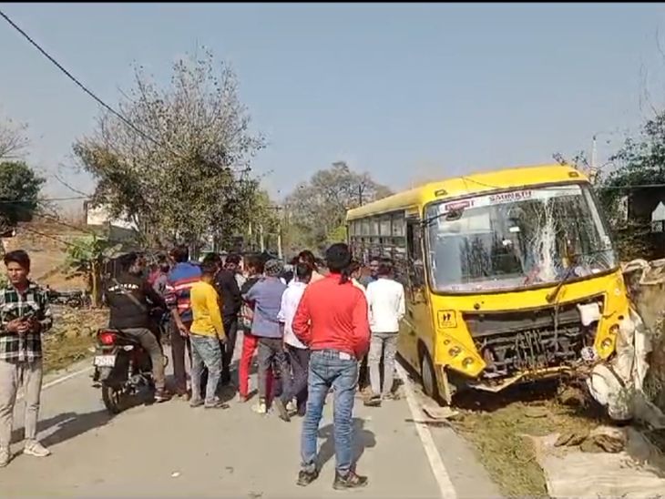 Road accident in Bareilly, two students died | बरेली में सड़क हादसा, दो ...