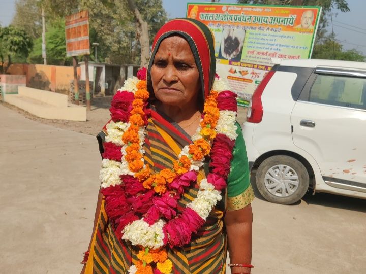 Jai Devi wins the Pradhan by-election in Bindki