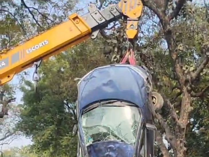 A speeding car collided with a tree and overturned in Salon, students ...