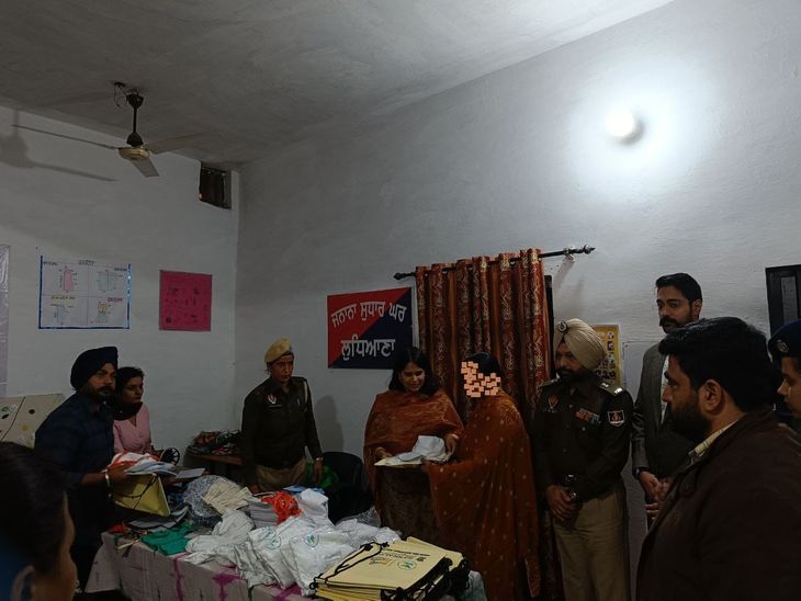 Kit distribution ceremony at Women's Central Jail | महिला सेंट्रल जेल ...