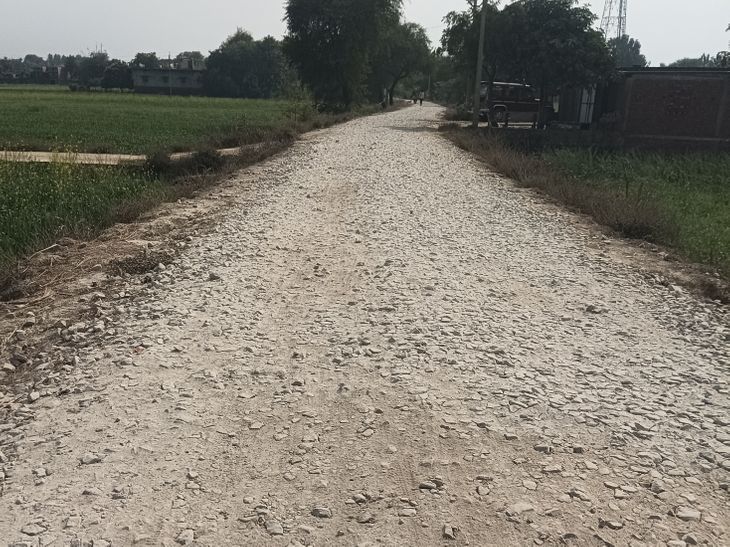 Ballast scattered on the road connected to NH-31 in Chitbargaon ...