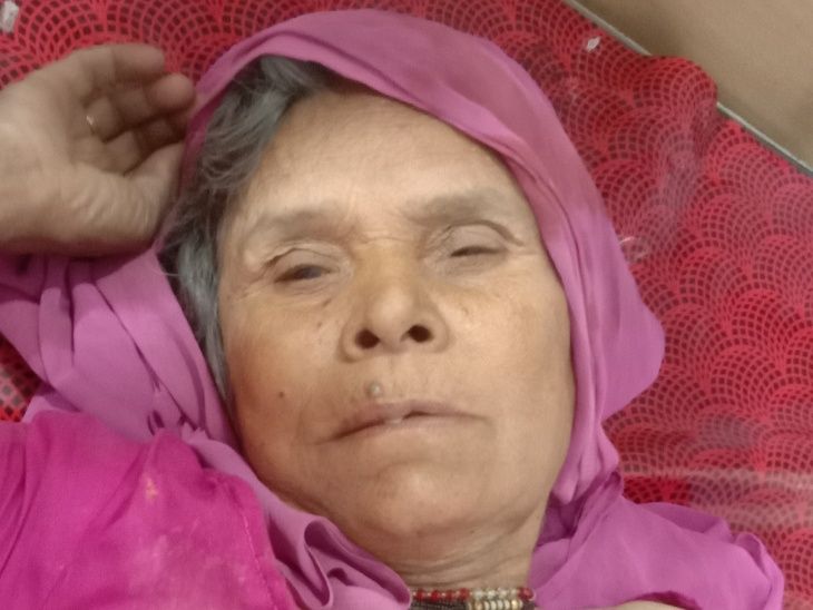 A bull hit a woman sitting outside her house with its horns sirohi ...