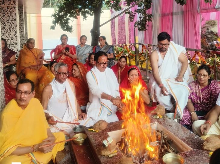 Worship festival started in Shri Jain Shwetambar Parshwa Nath temple ...