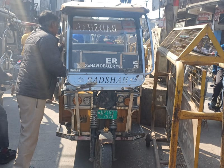 E-rickshaw's brakes failed in Meerut, it collided with many people ...