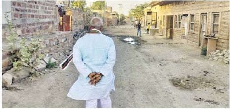 Dilawar got angry after seeing the dirt in the villages, said- collect ...