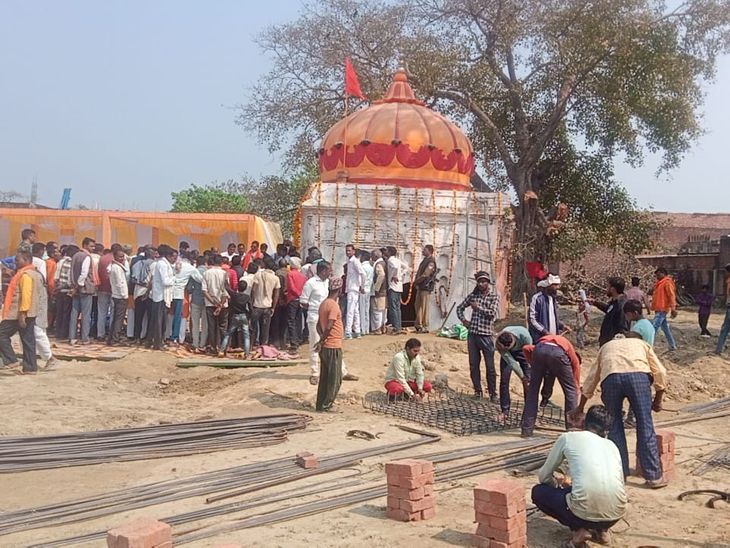 Reconstruction of the ancient Budhwa Baba temple of Rampur Mathura ...