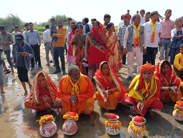 Jalbhari Yatra was carried out for the installation of Shiv Linga in ...