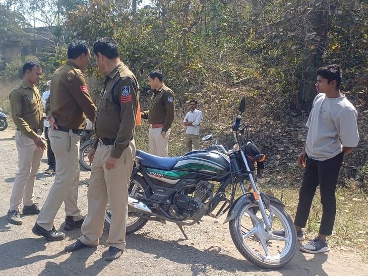 Pathrota police in Itarsi issued challan to 20 drivers | इटारसी में ...