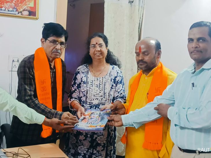 Two senior members of Maratha Kalar Samaj were honored