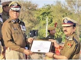 IG Ravi Dutt honoured with DGP disc | आईजी रविदत्त डीजीपी डिस्क से ...