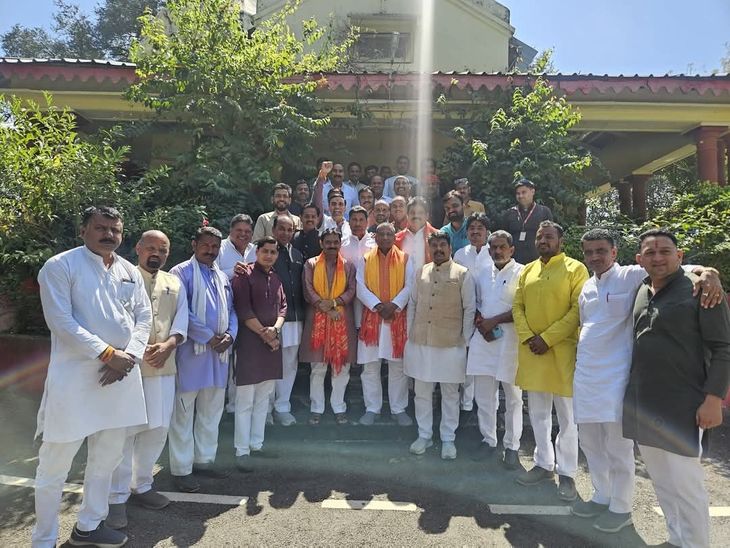 Lifetime support fund handed over to BJP district president in Ashta ...