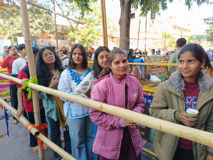Jaipur News, A huge crowd of devotees gathered in Jaipur on the ...