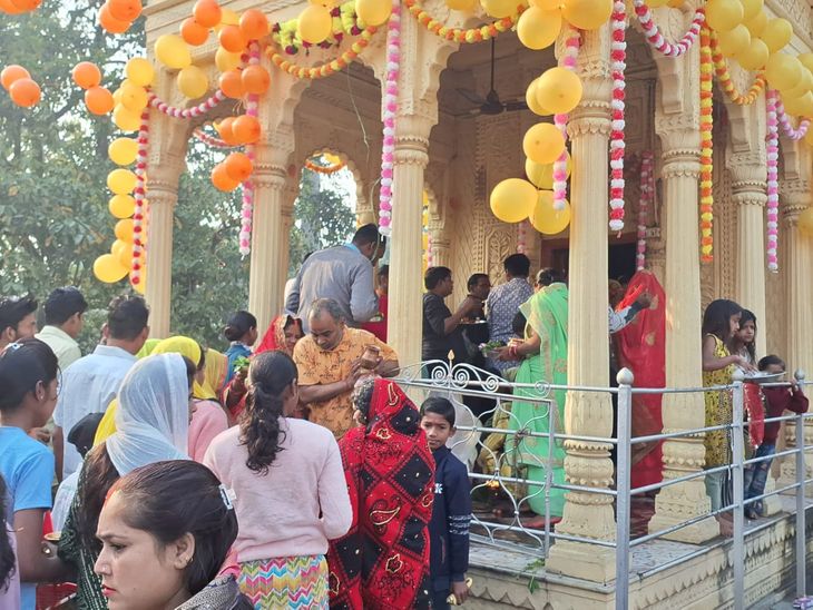 Crowds gathered in the Shiva temples of Shohratgarh on Mahashivratri ...