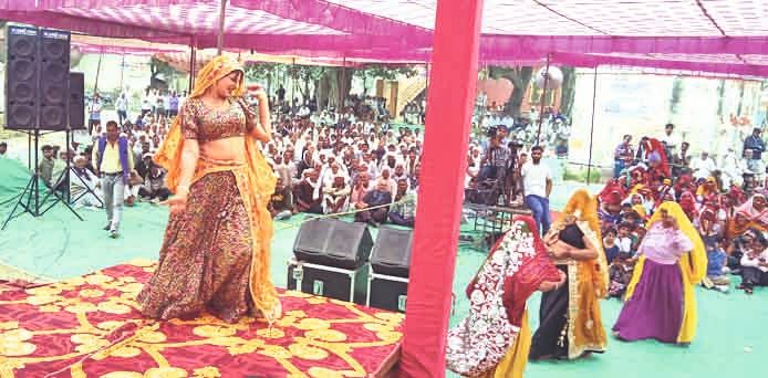 Havan and Bhandara were performed in Bhole Baba's fair, artists also ...