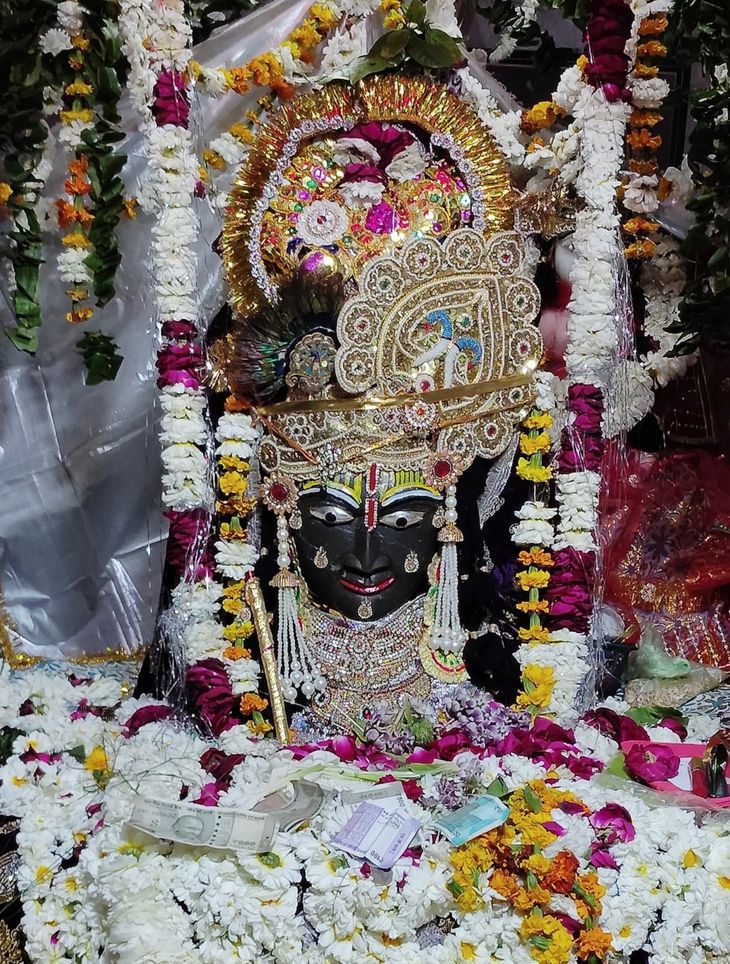 Procession took place in Rajarajeshwar temple, cheers echoed in bhajan evening and jagran ...