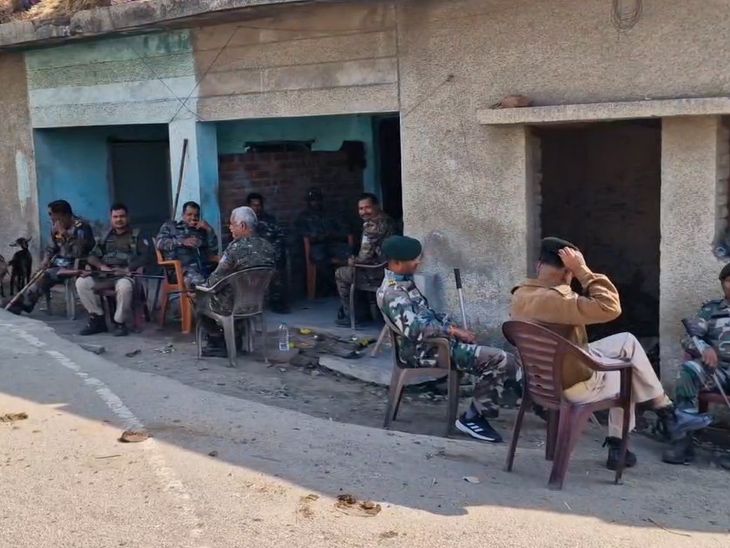 Police force deployed in Dumraon of Hazaribagh | हजारीबाग के डुमरौन में ...