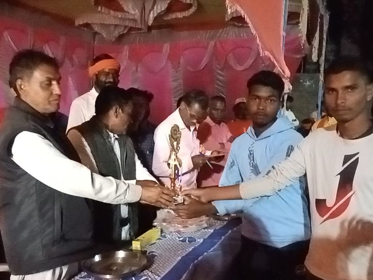 Final match of volleyball tournament in Babhani | बभनी में वॉलीबॉल ...