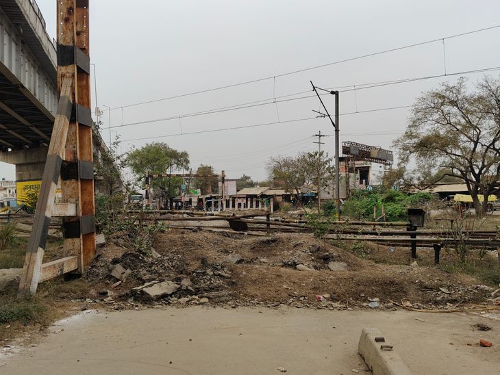 An underpass will be built at the railway crossing in Unchahar ...