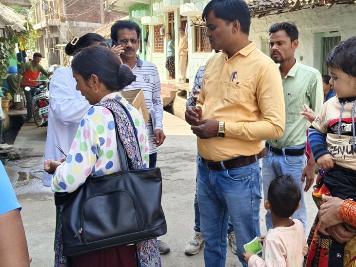 50 patients of vomiting and diarrhea are reaching the hospital daily in ...