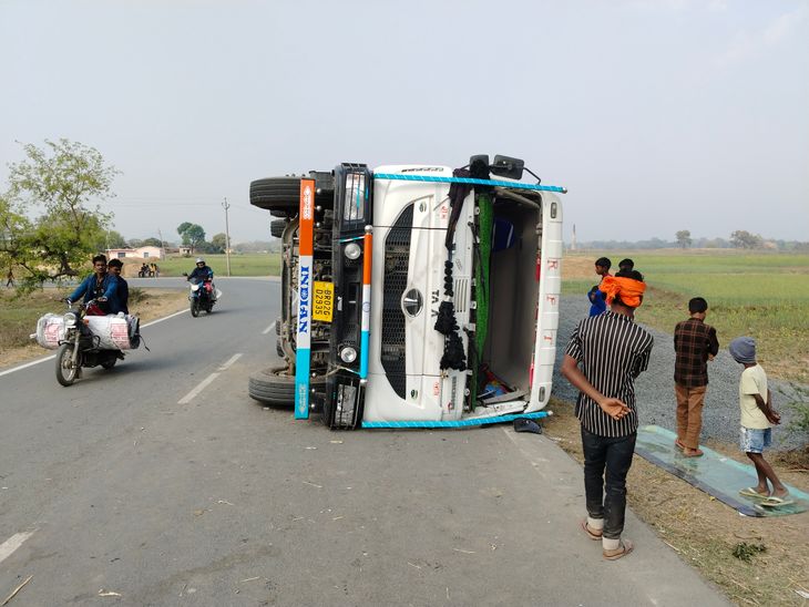 Attempted theft in two houses of Chandwa | चंदवा के दो घरों में चोरी का ...