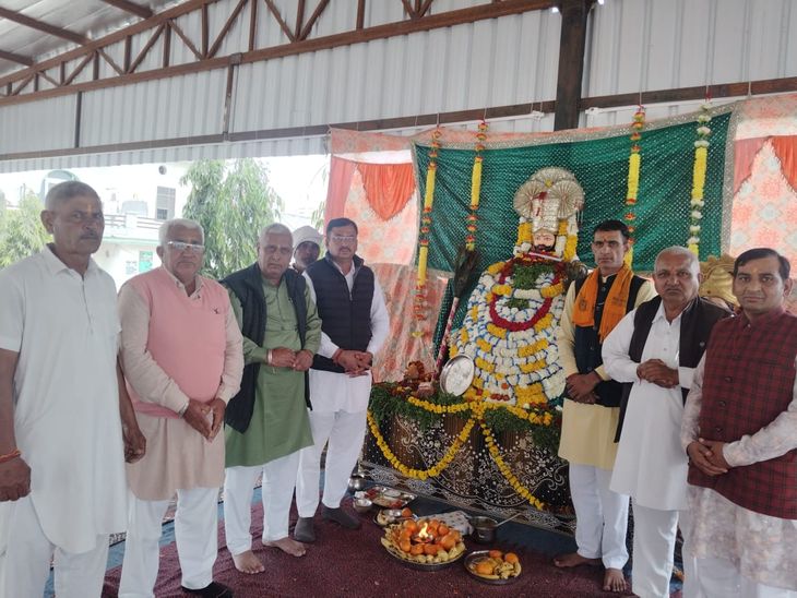 Falgun festival started with Mehndi ceremony at Sisla Dham | सिसला धाम ...