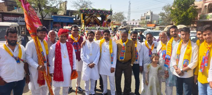 Devotees danced to the hymns in the Nishan Yatra of Khatushyam ...
