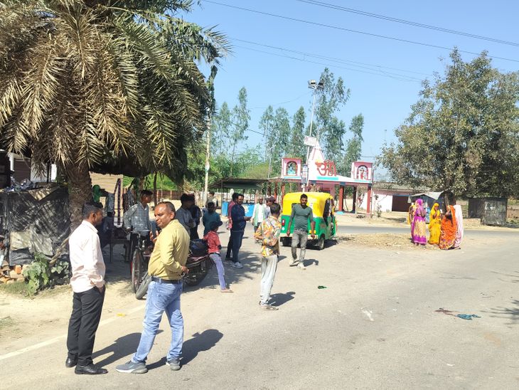 The car coming from Bachhrawan hit the auto | बछरावां से आ रही कार ने ...