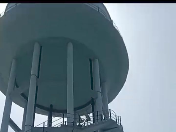 The water tank has been lying idle for 5 years | 5 साल से बेकार पड़ी है ...
