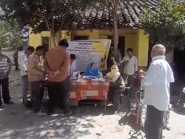 52 people reached the Divyang camp | दिव्यांग शिविर में 52 लोग पहुंचे ...