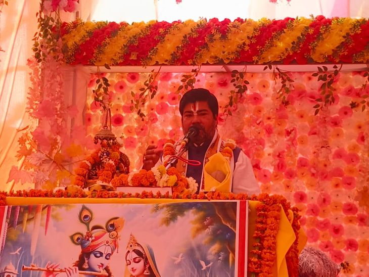 Description of the devotion of Prahlad and Dhruva in Bhagwat Katha ...