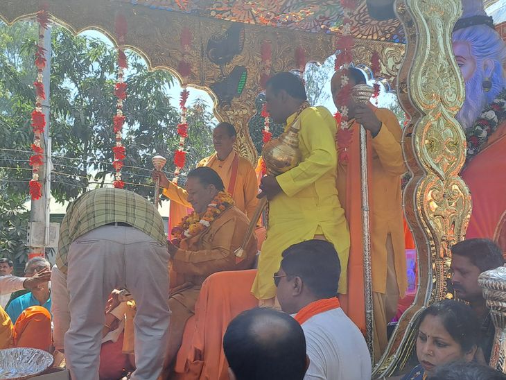 The seventh stop of the 84 Kosi Parikrama is in Mandruva | 84 कोसीय ...