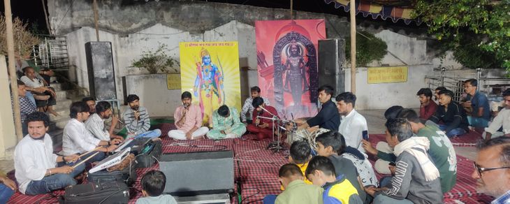 Come on, we've been called, Mother has called us | चलो बुलावा आया है ...