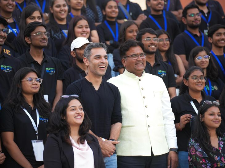 Jaipur News, Hackathon of more than 500 students started in JKLU | जेकेएलयू में 500 से अधिक ...