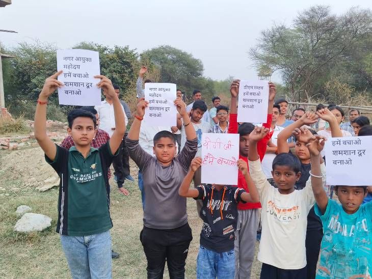 In Lucknow, children appealed to the DM and Mayor