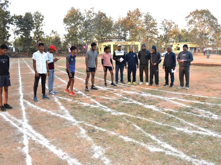 The youth showed a strong performance in sports in Duddhi | दुद्धी में ...