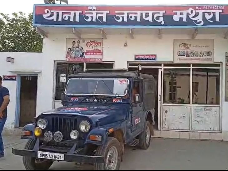 Mathura Chandigarh Raj Bhawan driver died tempo overturned Vrindavan 3 ...