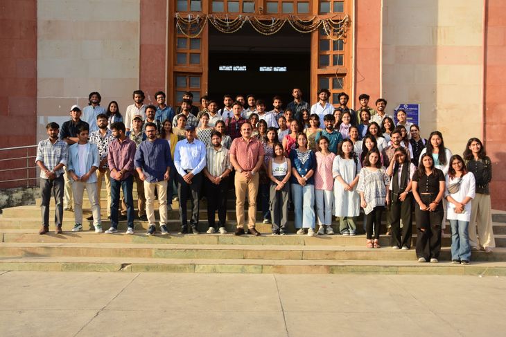 Students of National Institute of Technology, Jaipur met Collector ...