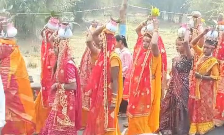 Pran Pratishtha of the idol in Ghasi Tola Shiva temple, Kalash Yatra ...