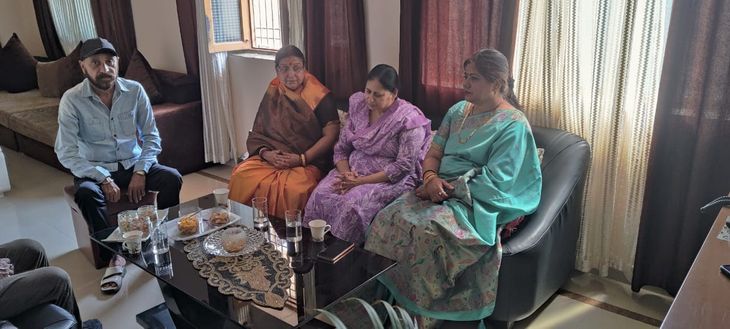 Holi Milan in the meeting of Rauniyar Vaishya Mahasabha | रौनियार वैश्य ...