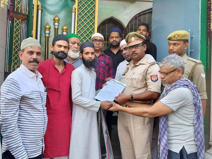 On Holi, namaz will be held in all mosques at 2 pm