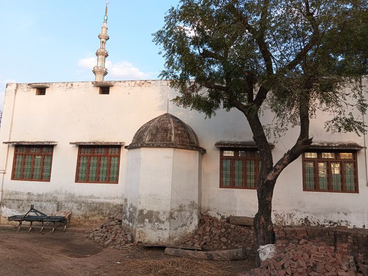 An example of harmony in Mallapur | मल्लापुर में सौहार्द की मिसाल: होली ...