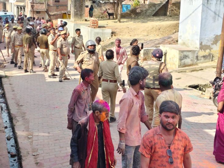 Chaos during Chachad procession in Unnao | उन्नाव में चाचड़ जुलूस के ...