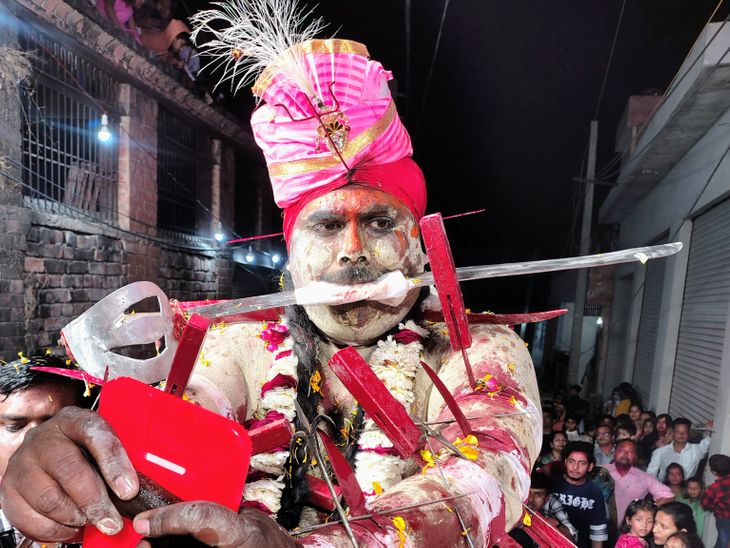 Religious celebration in Anupshahr on Holi | होली पर अनूपशहर में ...