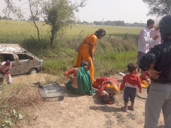 The car of devotees going to Ratangarh Mata temple overturned | रतनगढ़ ...