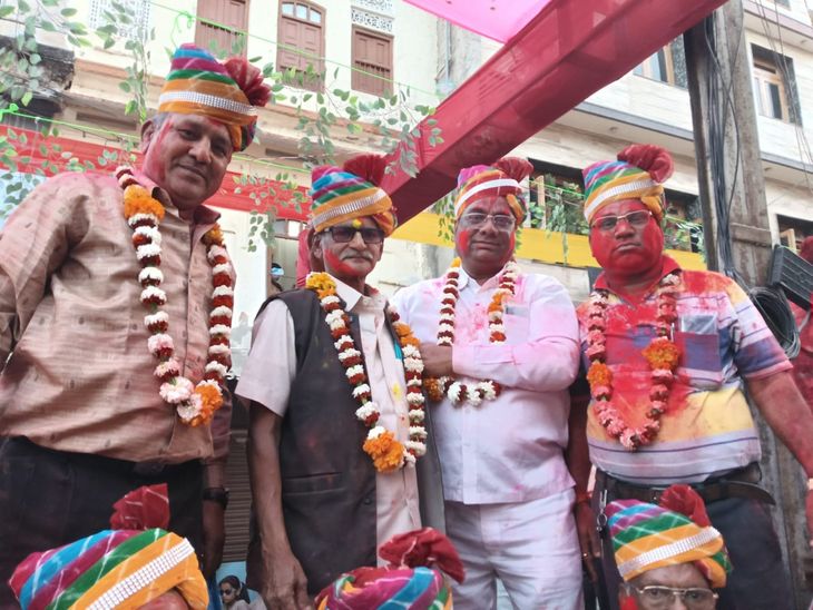 Presented a glimpse of folk culture by performing 'Gair dance' in ...