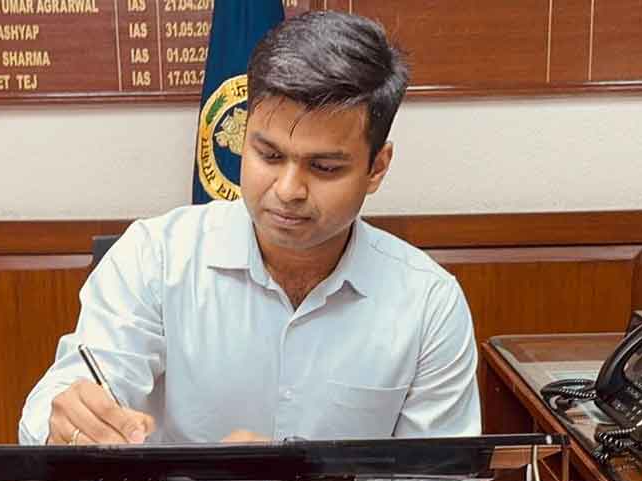 Punjab Ludhiana Deputy Commissioner Jitendra Jorwal Transferred News| Ludhiana New DC Himanshu ...