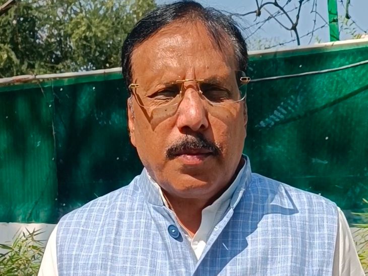 SP MP Rajiv Rai hits back at Subhaspa leader | सपा सांसद राजीव राय का ...